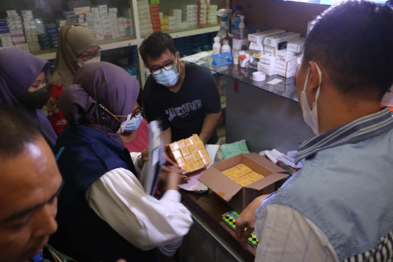 Cek Obat yang Dilarang Edar, Polda Sulteng Sambangi 6 Apotek di Kota Palu