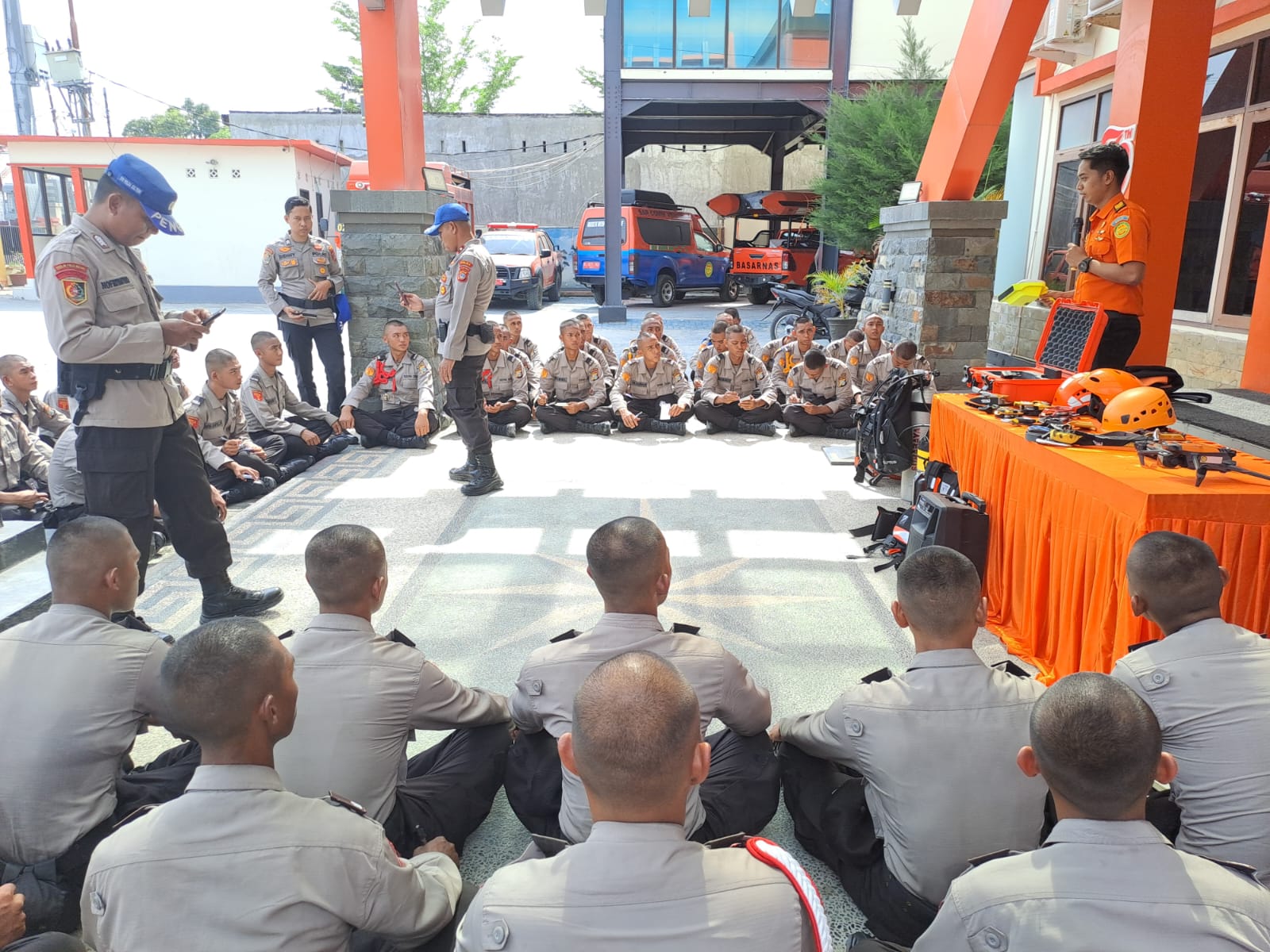 120 Siswa Bintara Polri SPN Labuan Panimba Ikut Kohesi Sosial di KPP Palu
