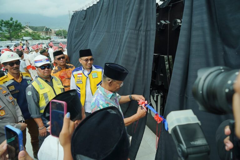 Gubernur Sulteng Resmikan Nama Masjid Raya Baitul Khairaat